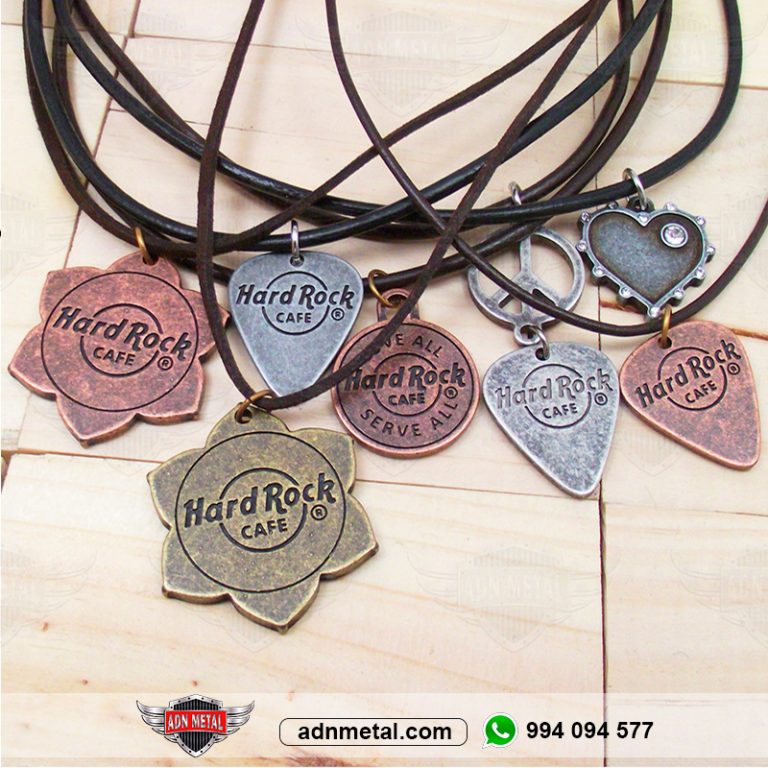 Dijes estrella y uña para collar Hard Rock Cafe - ADN Metal